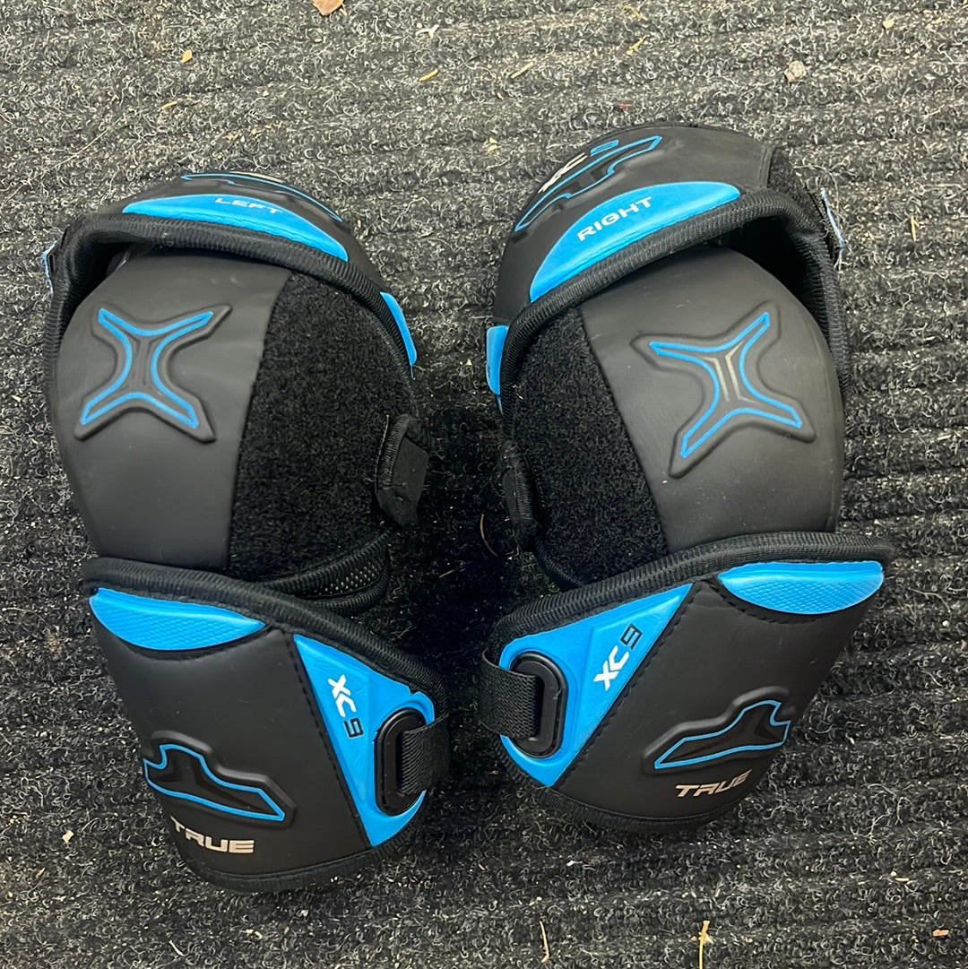 Used True XC9 Junior Large Elbow Pads — Crow's Sports Hockey