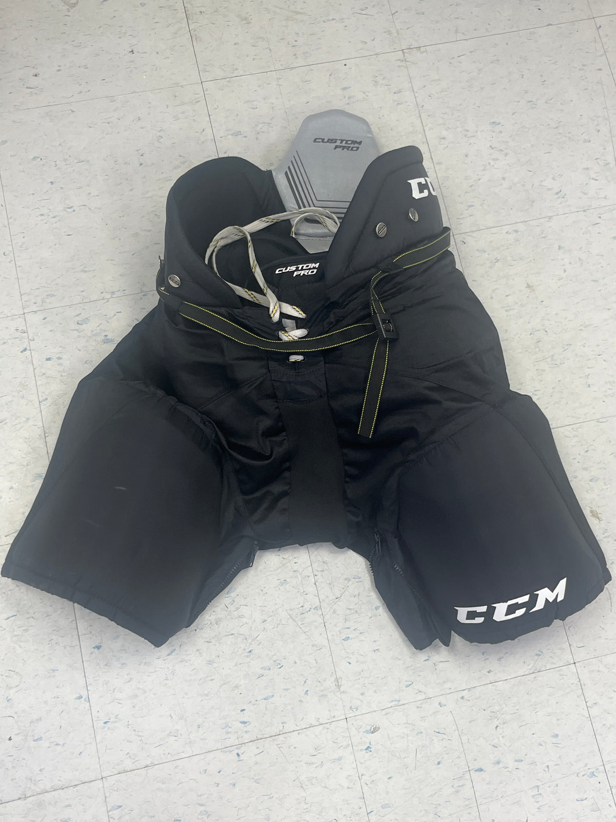 Used CCM Tacks Custom Pro Senior Large — Crow's Sports Hockey