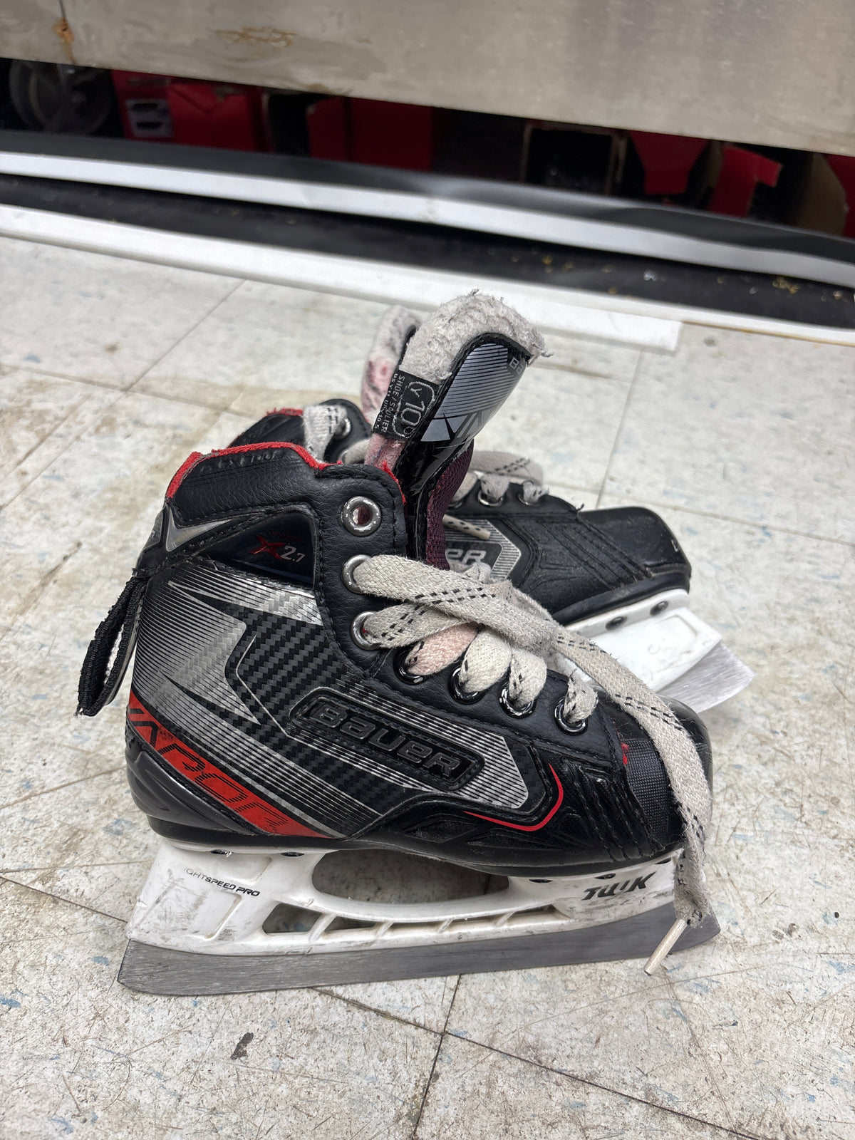 Used Bauer Vapor x2.7 Youth 10.0 Skates — Crow's Sports Hockey