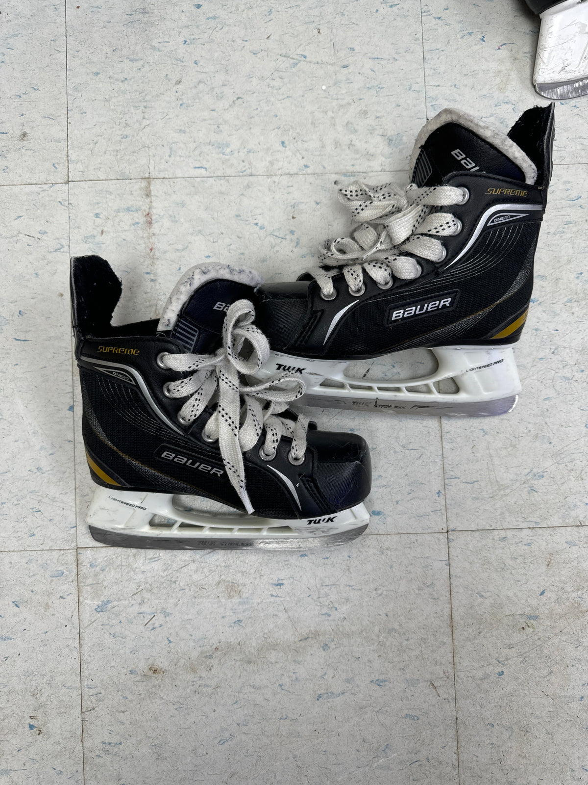 Used Bauer Supreme One20 13Y Player Skates — Crow's Sports Hockey