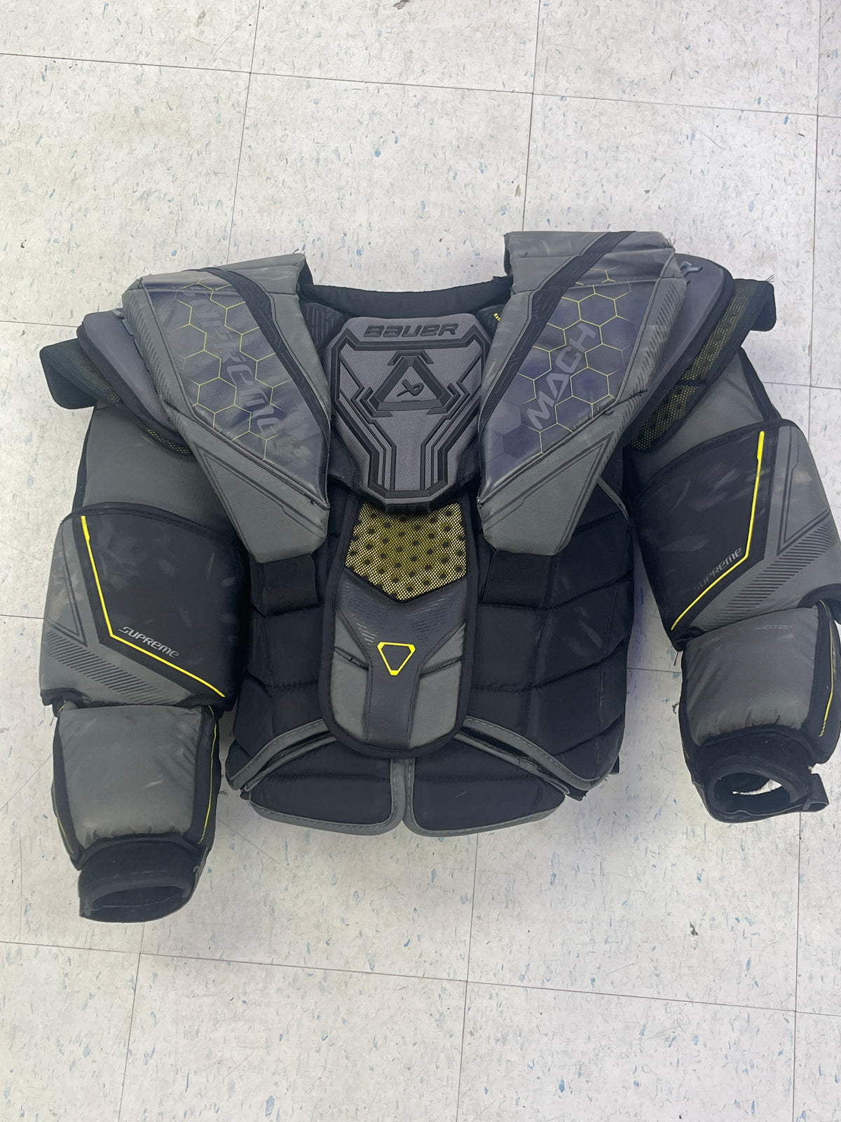 Used Bauer Supreme Mach Senior Small Chest Protector — Crow's Sports Hockey