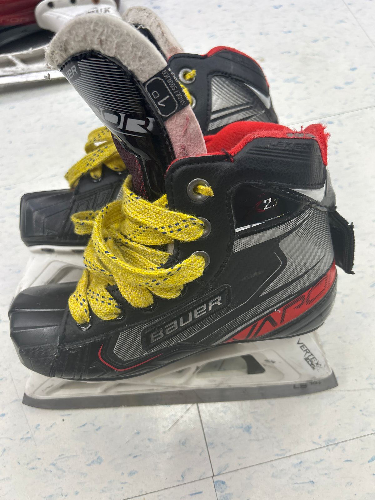Used Bauer Vapor X2.7 Junior Goal Skates — Crow's Sports Hockey
