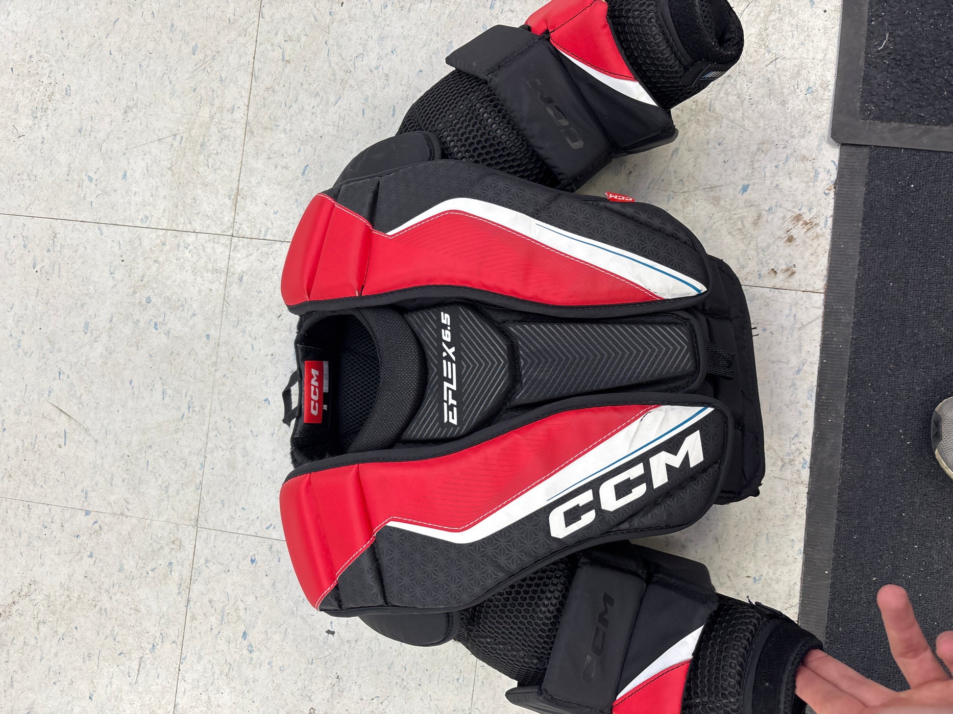 Used CCM EFlex 6.5 Junior Small/Medium Chest Protector — Crow's Sports ...