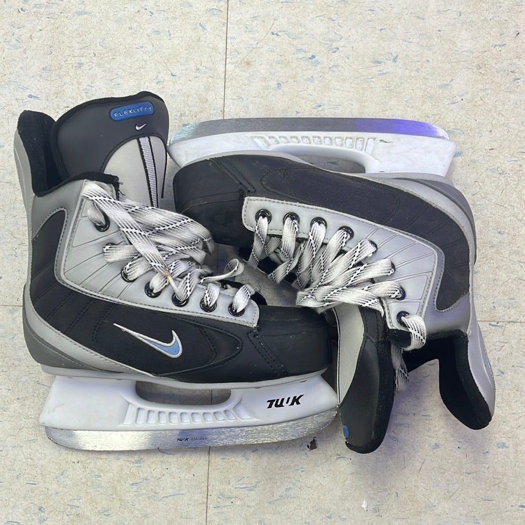 Used Nike FlexLite 2 Size 2EE Player Skates — Crow's Sports Hockey