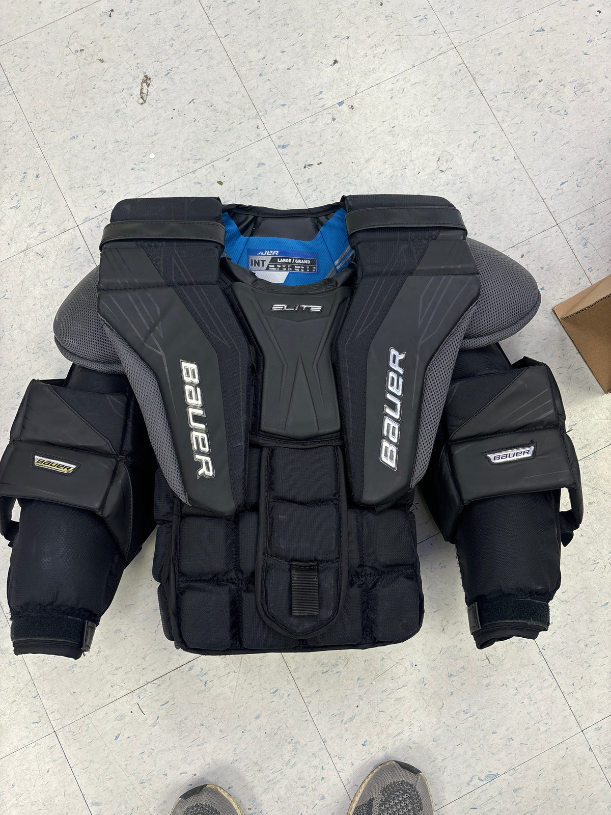 Used Bauer Elite Intermediate Large Chest Protector — Crow's Sports Hockey
