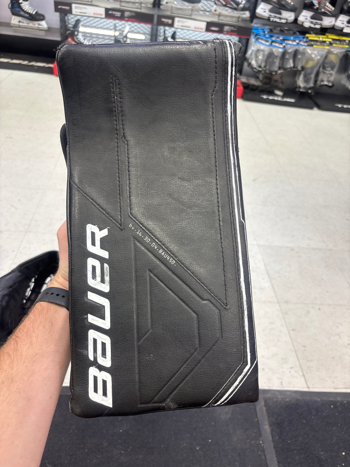 Used Bauer Supreme M5 Pro Intermediate Blocker — Crow's Sports Hockey