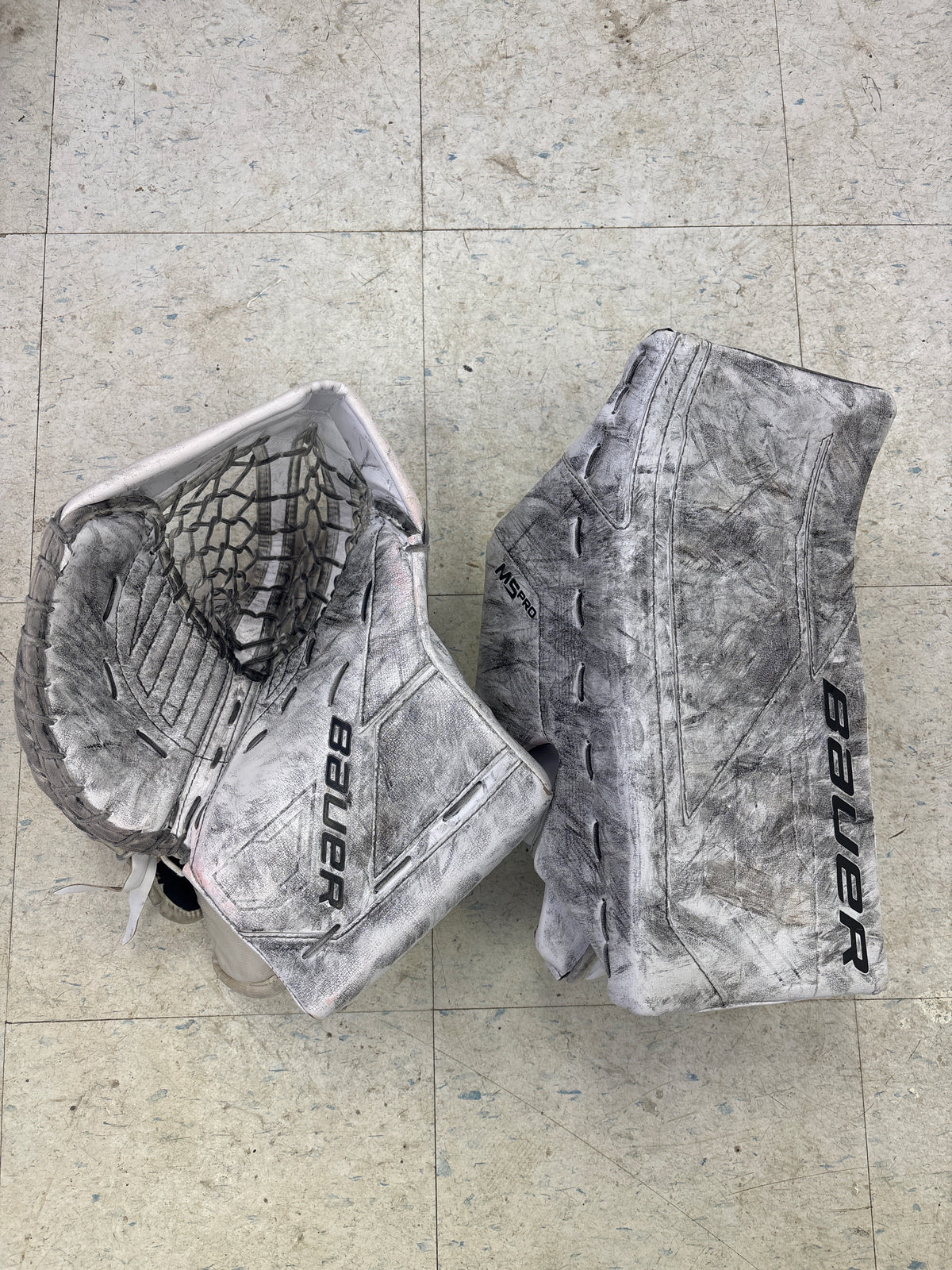 Used Bauer Supreme M5 Pro Senior Full Right Catcher and Blocker Set ...