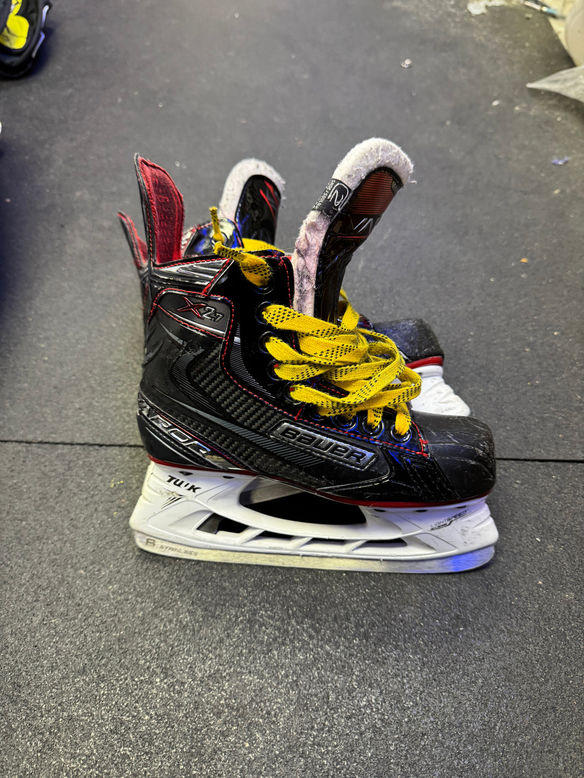 Used Bauer Vapor X2.7 Skate 2.0D — Crow's Sports Hockey