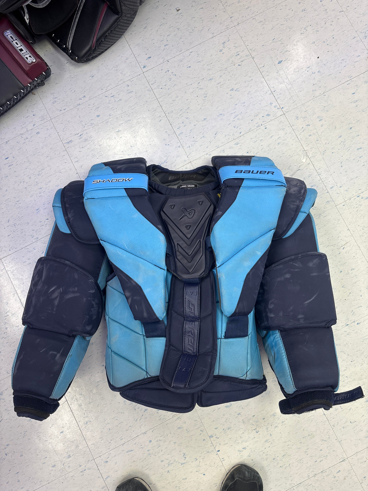 Used Bauer Supreme Custom Shadow Senior Large Chest Protector — Crow's ...