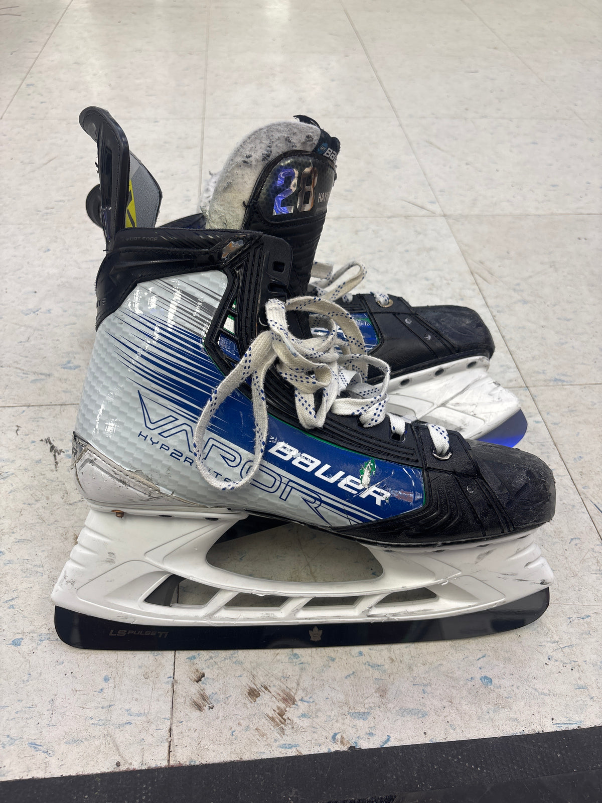 Used Pro Stock AHL Toronto Marlies Bauer Vapor Hyperlite 2 Size 9.5 Sk ...