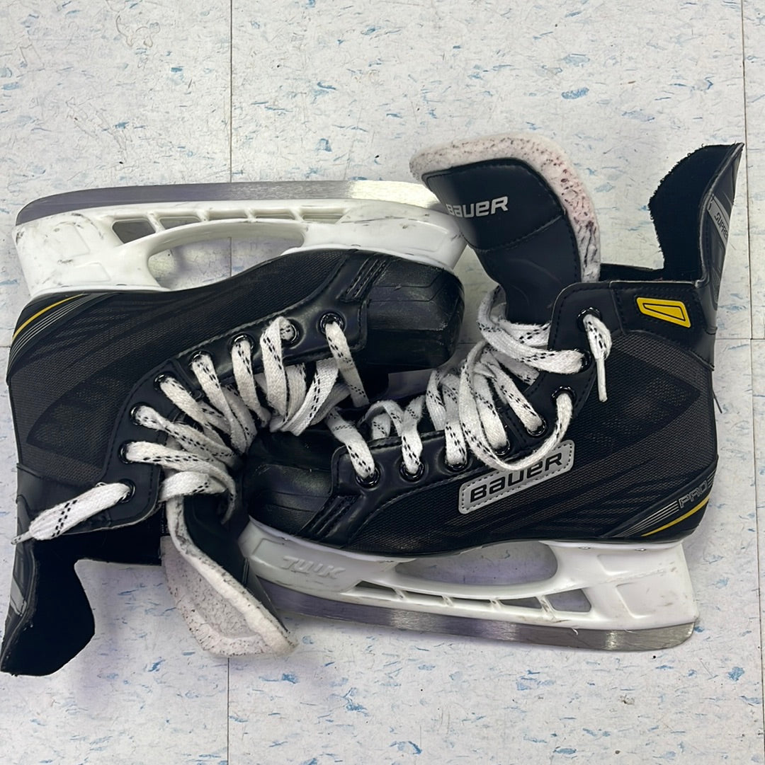 Used Bauer Supreme Pro Size 4 Player Skates — Crow's Sports Hockey