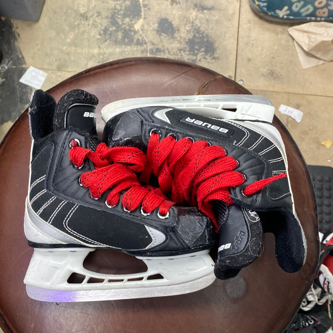 Used Bauer Flexlite 44 Youth 10 Skates – Crow's Sports