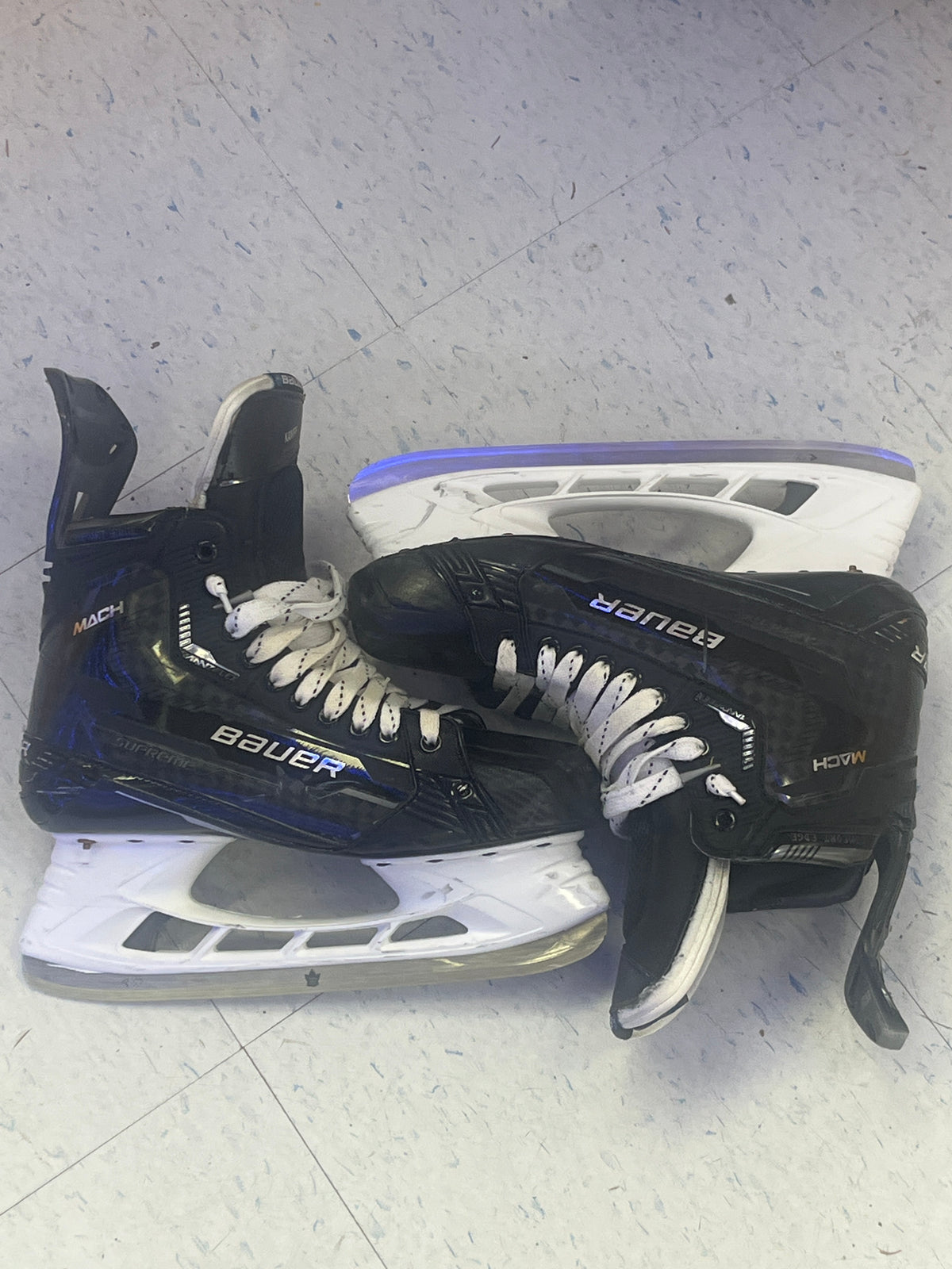 Used Bauer Supreme Mach Maple Leafs Pro Stock - D.Kampf - Size 10EE Sk ...