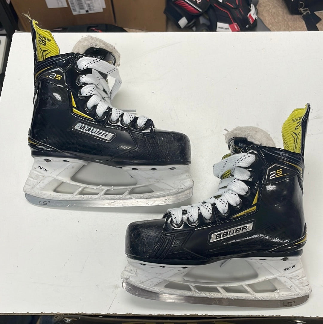 Used Bauer Supreme 2S 13D Youth Skates | Crow's Sports — Crow's Sports ...