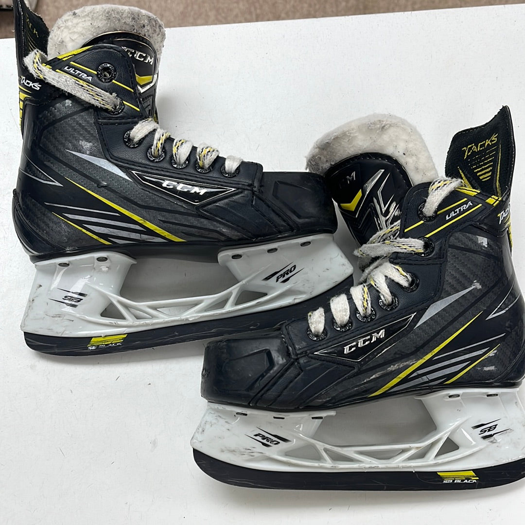 Used CCM Ultra Tacks 13D Youth Player Skates | Crow's Sports — Crow's ...