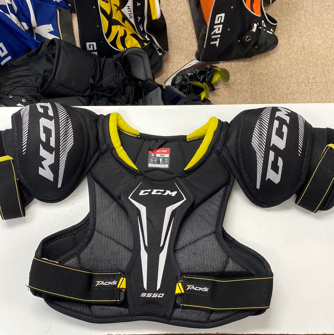 Used CCM 9550 Senior Small Shoulder Pads | Crow's Sports — Crow's ...